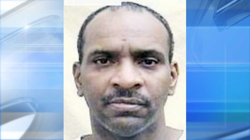 Police: Stabbing suspect on the loose | wcnc.com