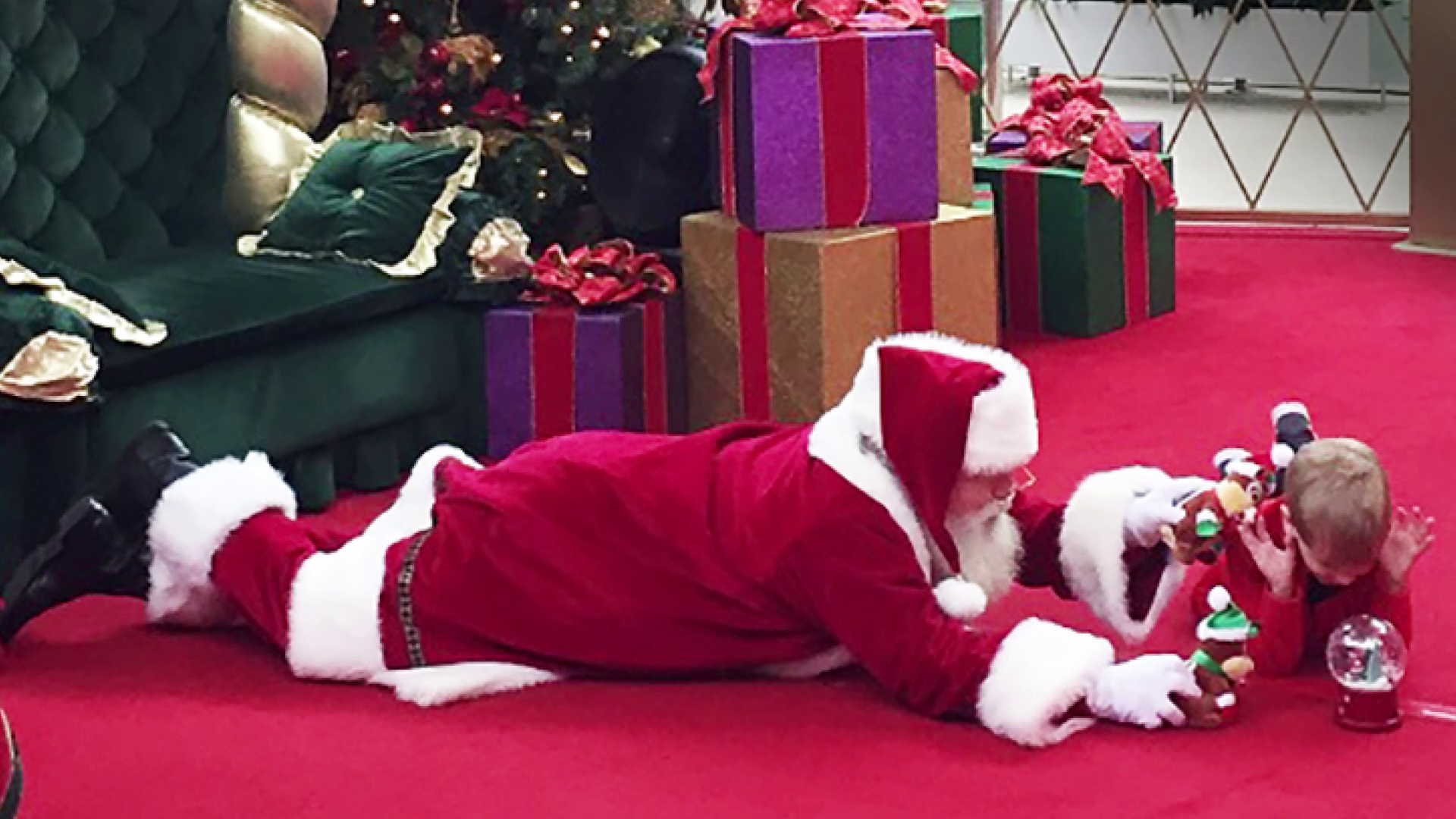 'Caring Santa' photo at SouthPark Mall goes viral | wcnc.com