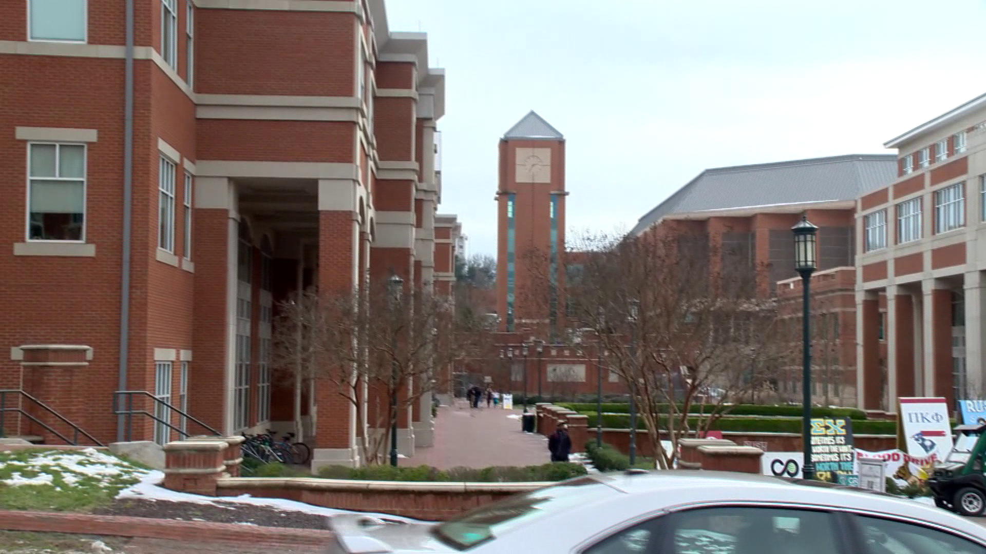 UNCC pleased with test of new student alert system | wcnc.com